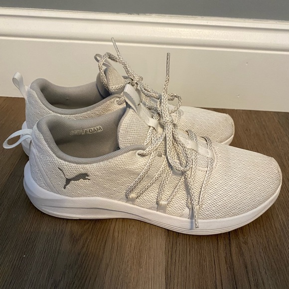 Puma | Shoes | Gently Used White Puma Soft Foam Sneakers Sz 75 | Poshmark